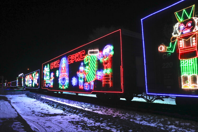 CPKC Holiday Train stops in Minot | News, Sports, Jobs - Minot Daily News